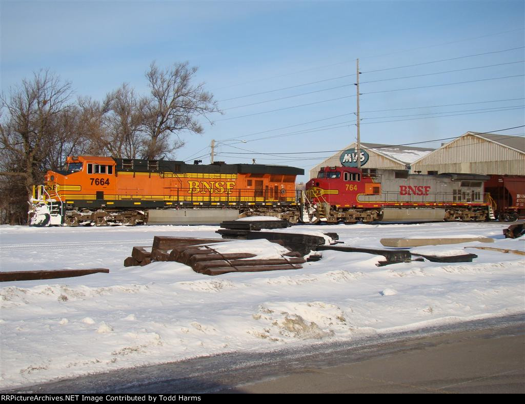 BNSF 7664